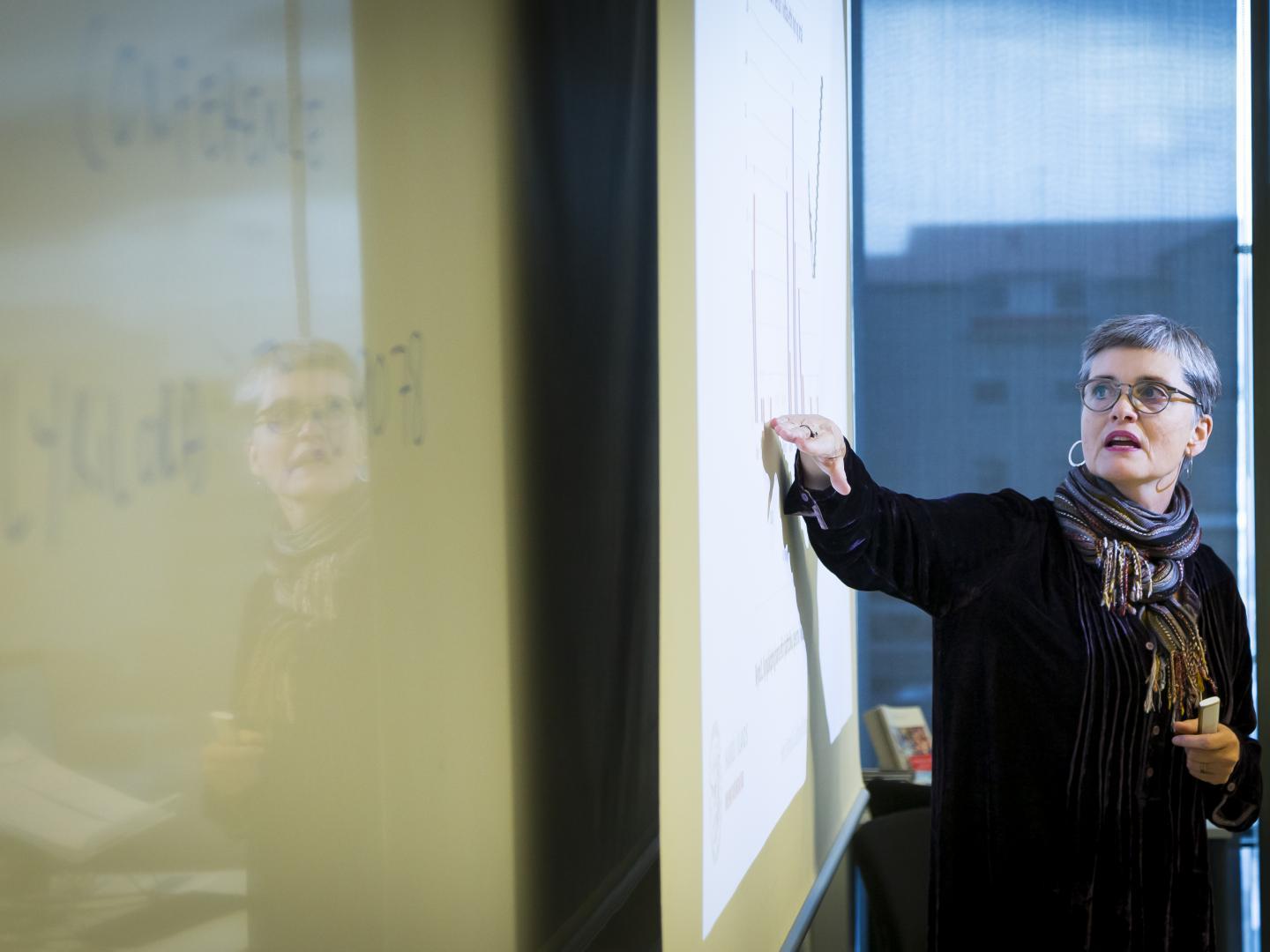 Um fræðilegt tungutak | Ritver - Háskóli Íslands